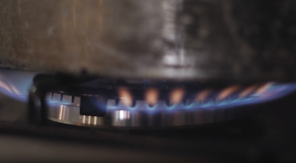 How to Recognize When There’s a Gas Leak: 6 Physical Natural Gas Leak ...